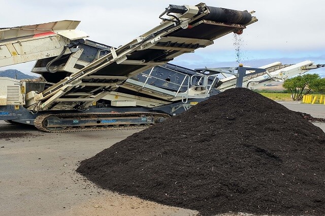 Mobile Screening Plants | T165 Mobile Screener | SPALECK